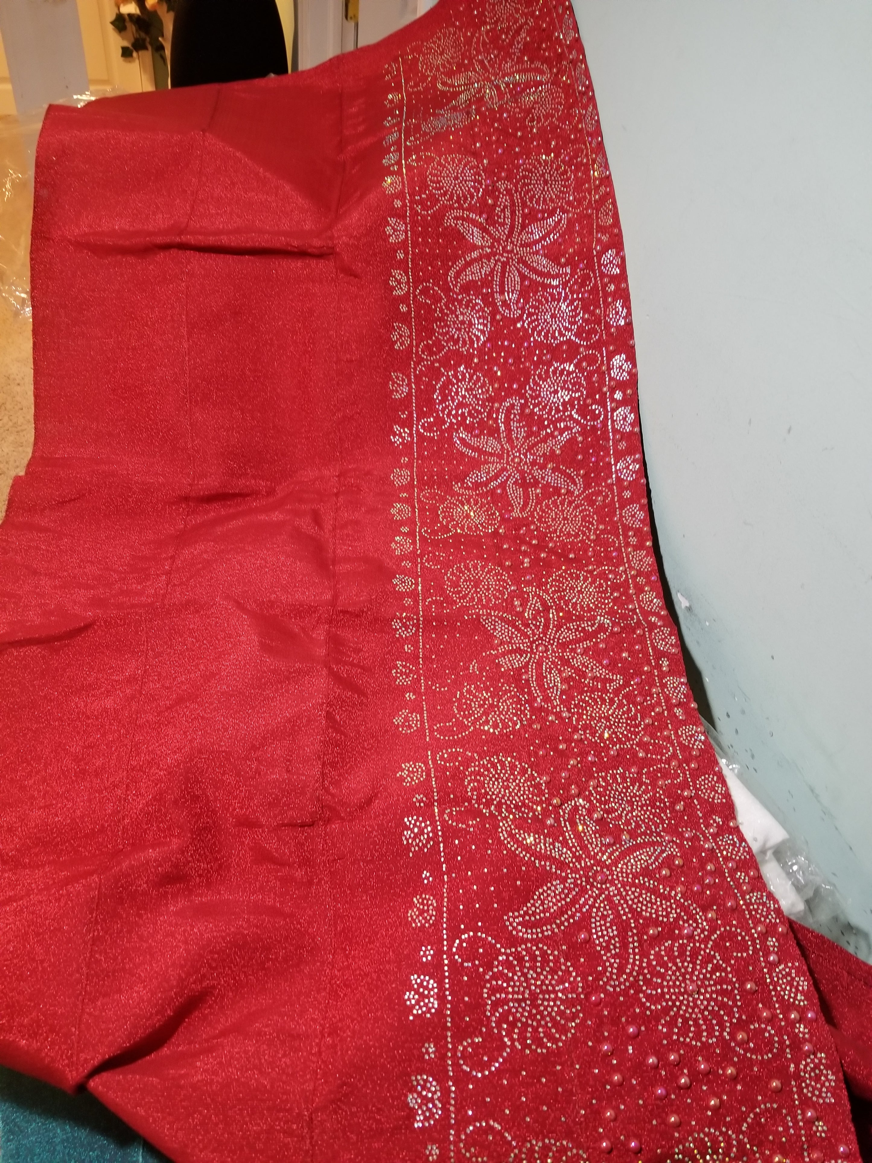 Beautiful tomato Red aso-oke. Nigerian traditional Aso-oke for making ...